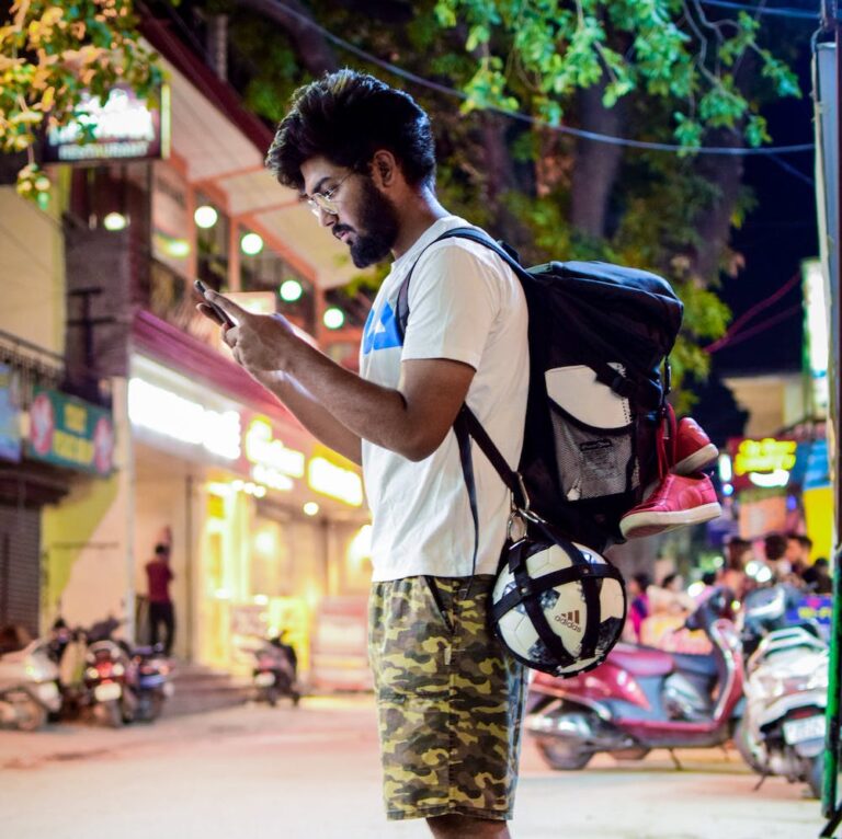 Best Travel SIM Cards for International Mobile Data (2024)